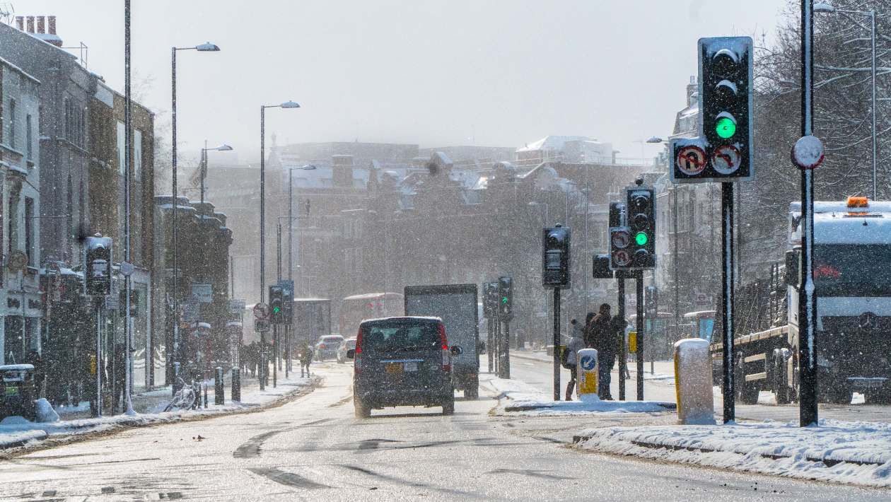 How to drive in snow: top tips | Auto Express