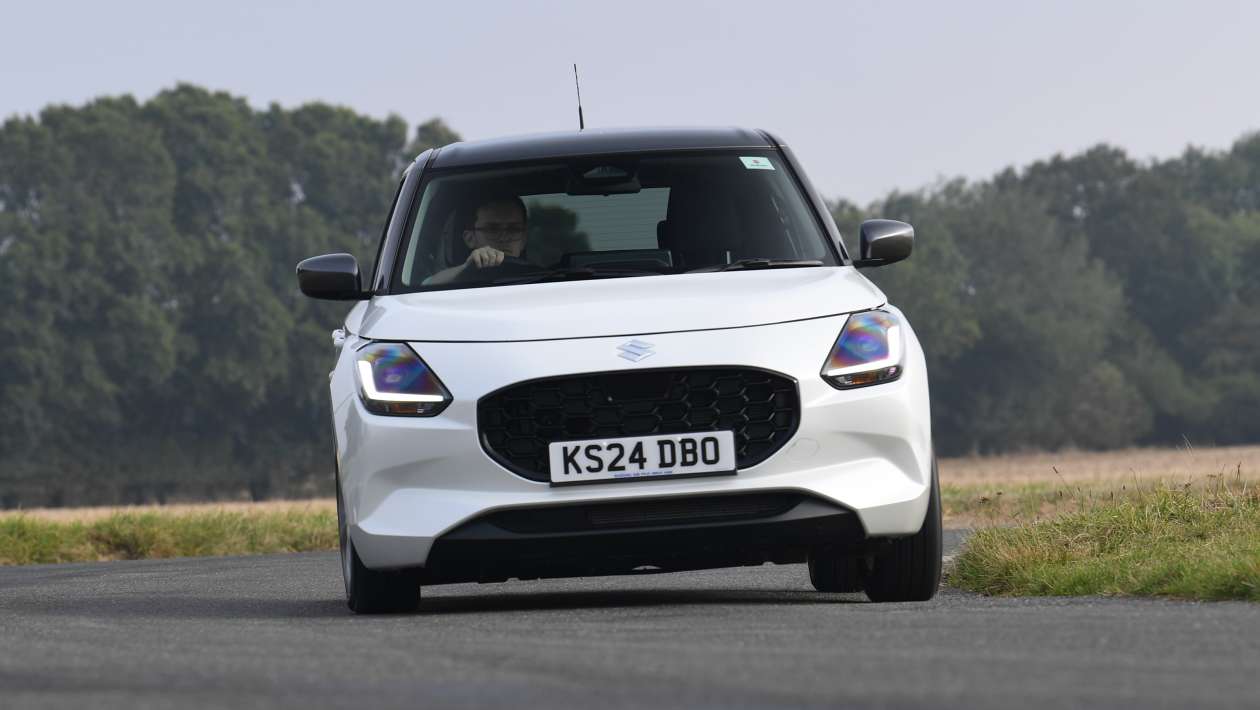 Suzuki Swift in Motion trim - pictures | Auto Express