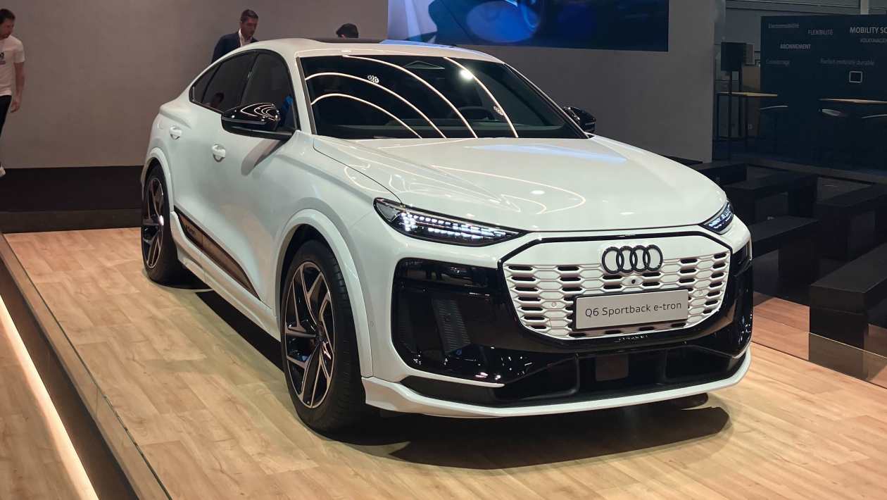 Sleek new Audi Q6 e-tron Sportback ups electric SUV's range to 407 ...