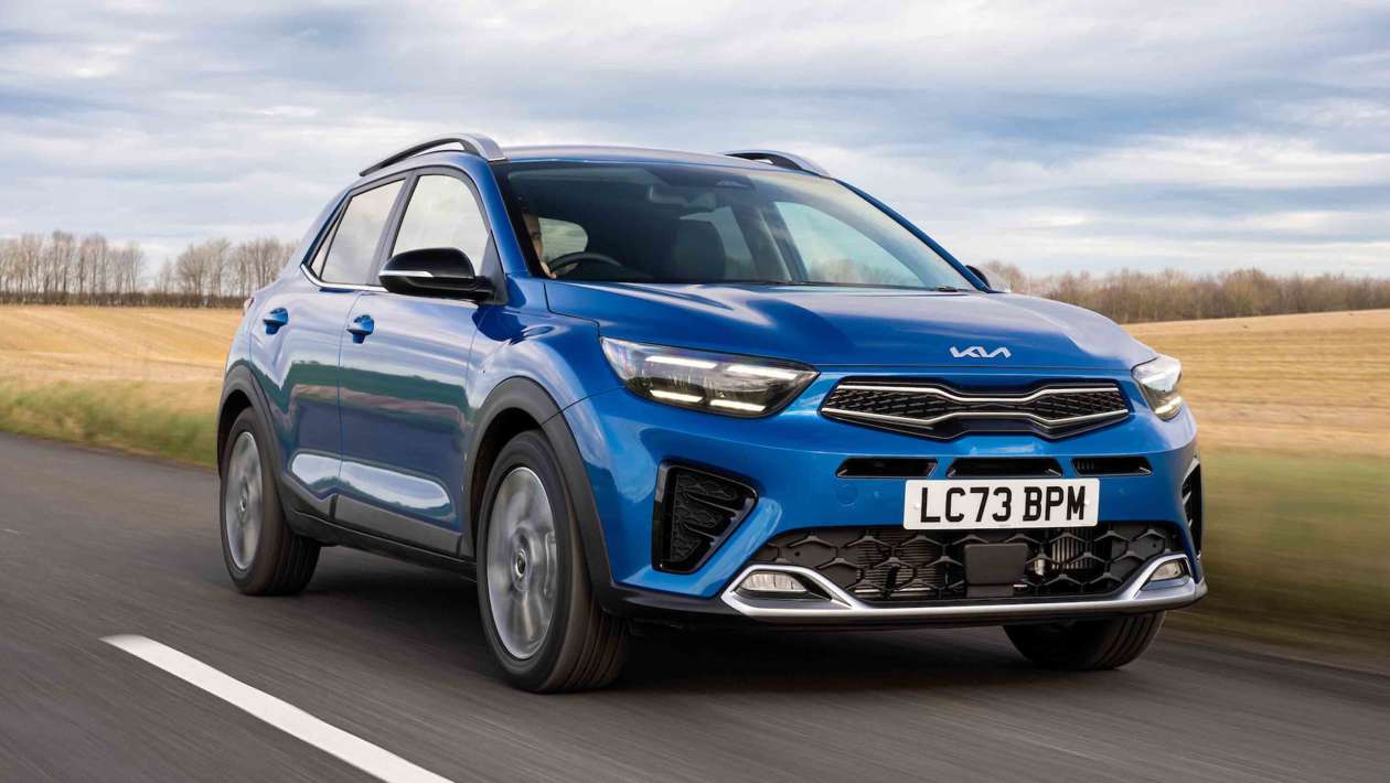 Kia Stonic review 2026 - price, interior & boot space | Auto Express
