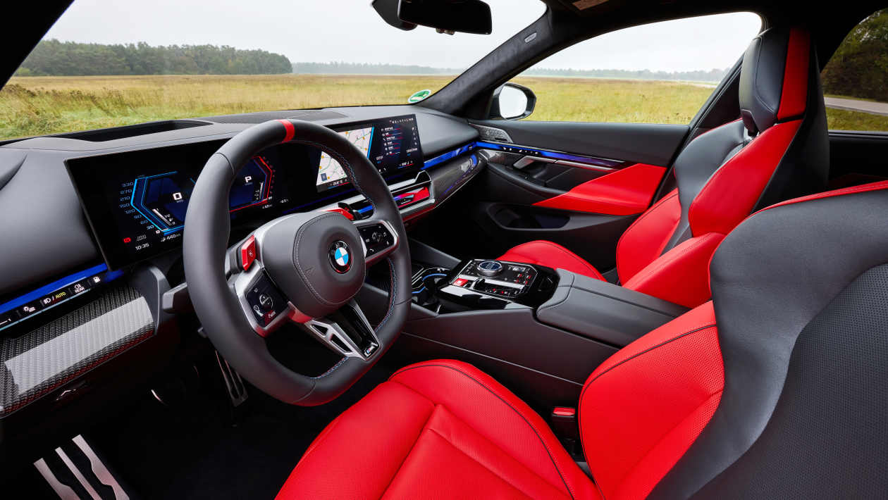 BMW M5 (G90) – interior and tech | evo
