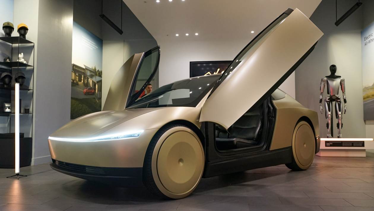 New Tesla Cybercab preview: 300-mile range for self-driving robotaxi ...