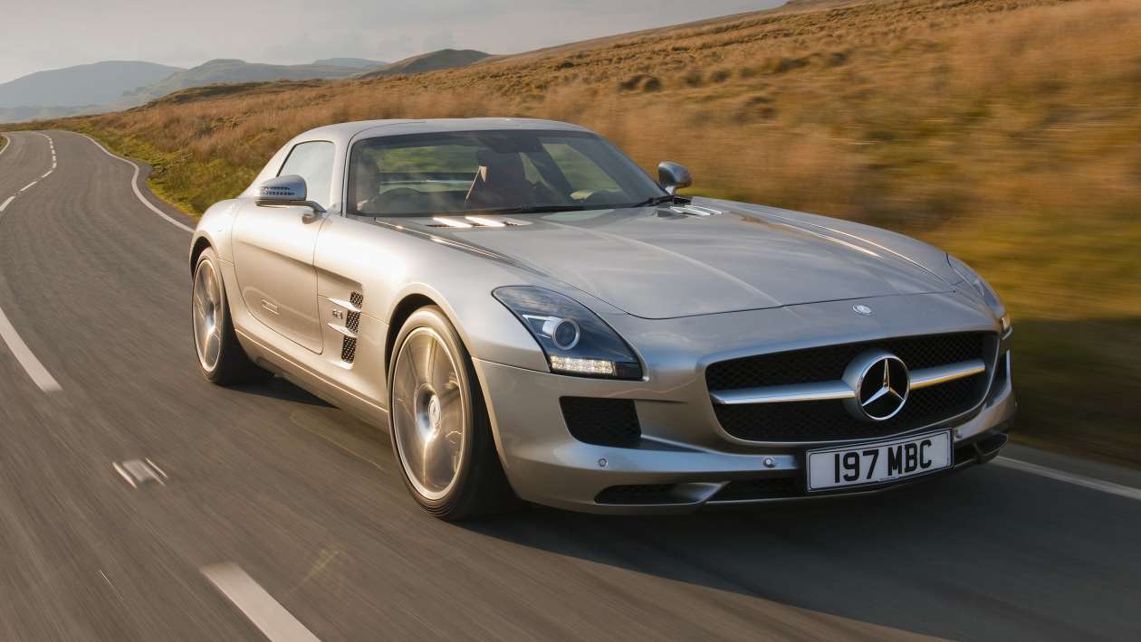 Mercedes-Benz SLS AMG (2010 - 2015): Germany's answer to the Ferrari ...