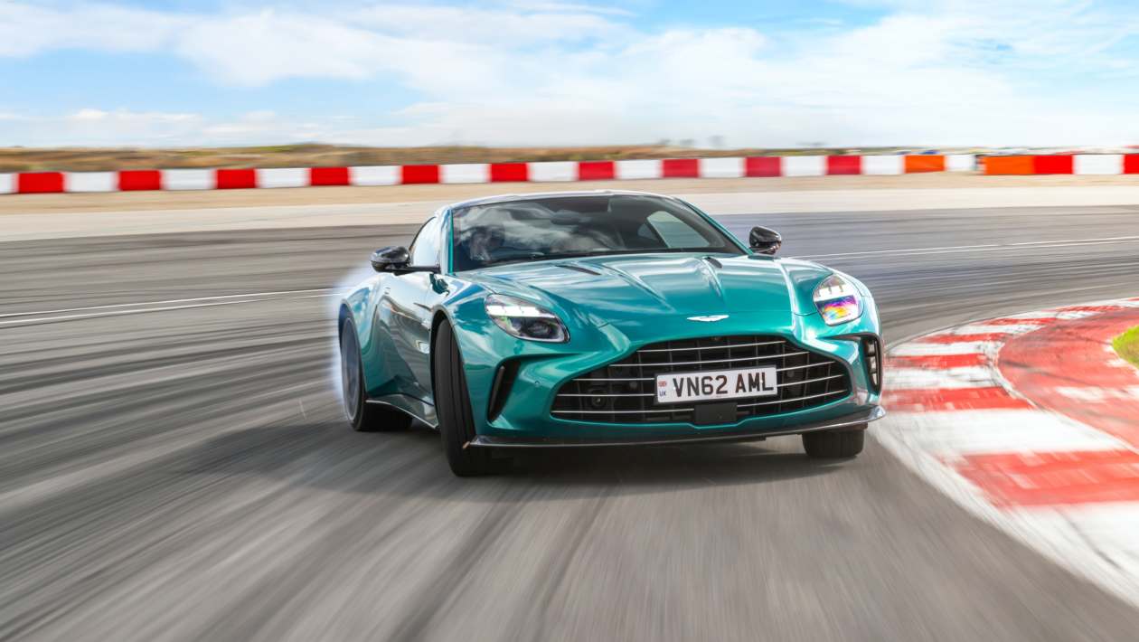 Aston Martin Vantage 2025 review – a genuine McLaren Artura rival? | evo