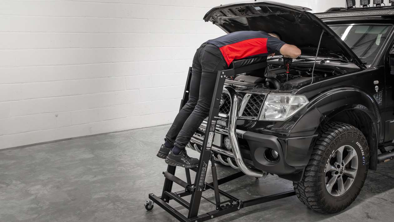 Sealey Topside Engine Bay Creeper SCRT01 review | Auto Express