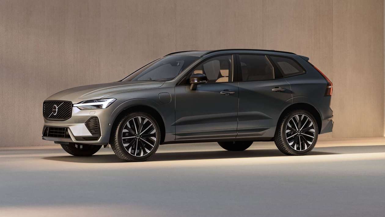 New 2025 Volvo XC60 undercuts big-selling BMW X3 and Audi Q5 | Auto Express