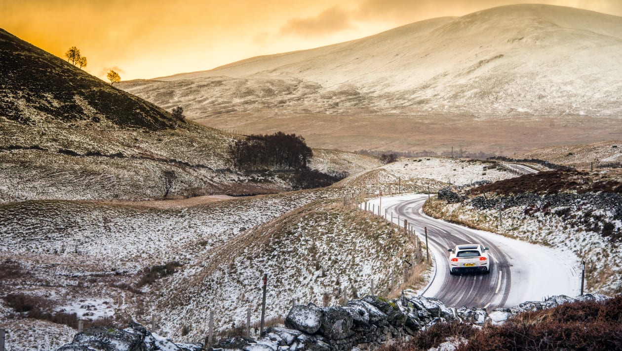 Winter driving tips – how to drive in snow, ice, rain and fog: driving ...