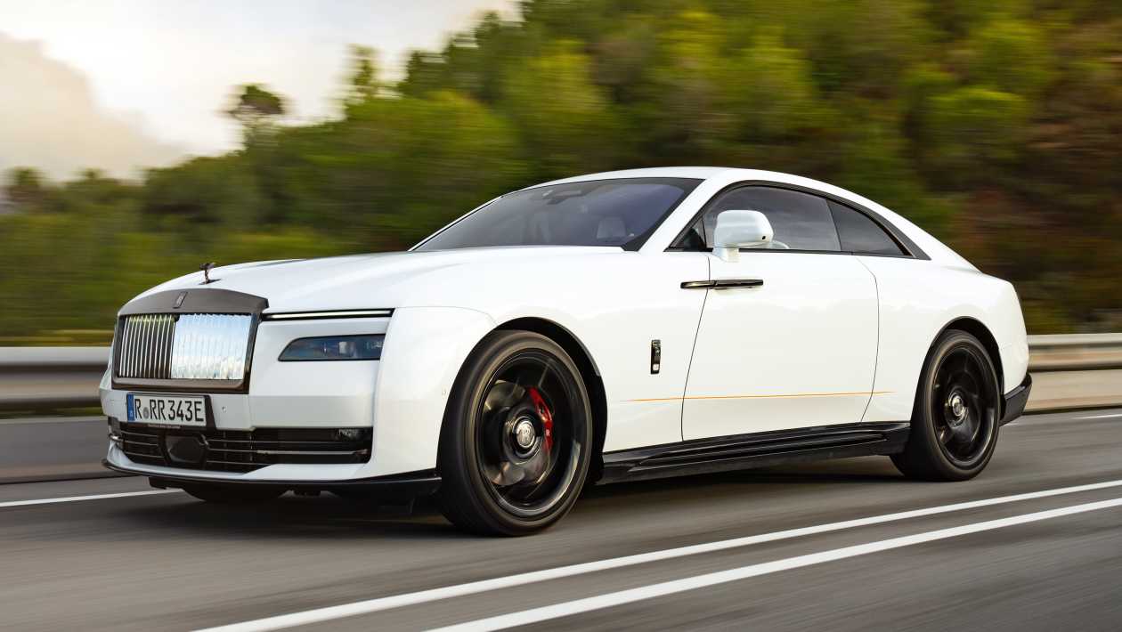 New Rolls-Royce Spectre Black Badge review: a car devoid of compromise ...