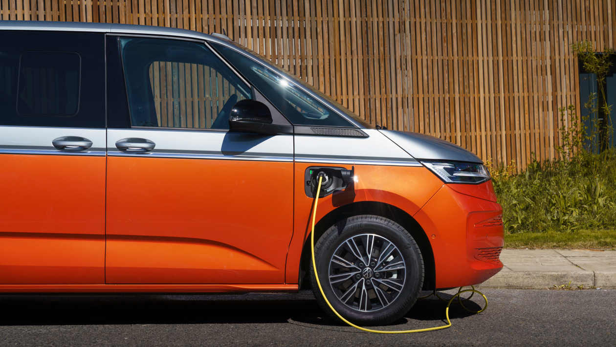 Volkswagen Multivan eHybrid 4Motion is an all-wheel drive PHEV seven ...