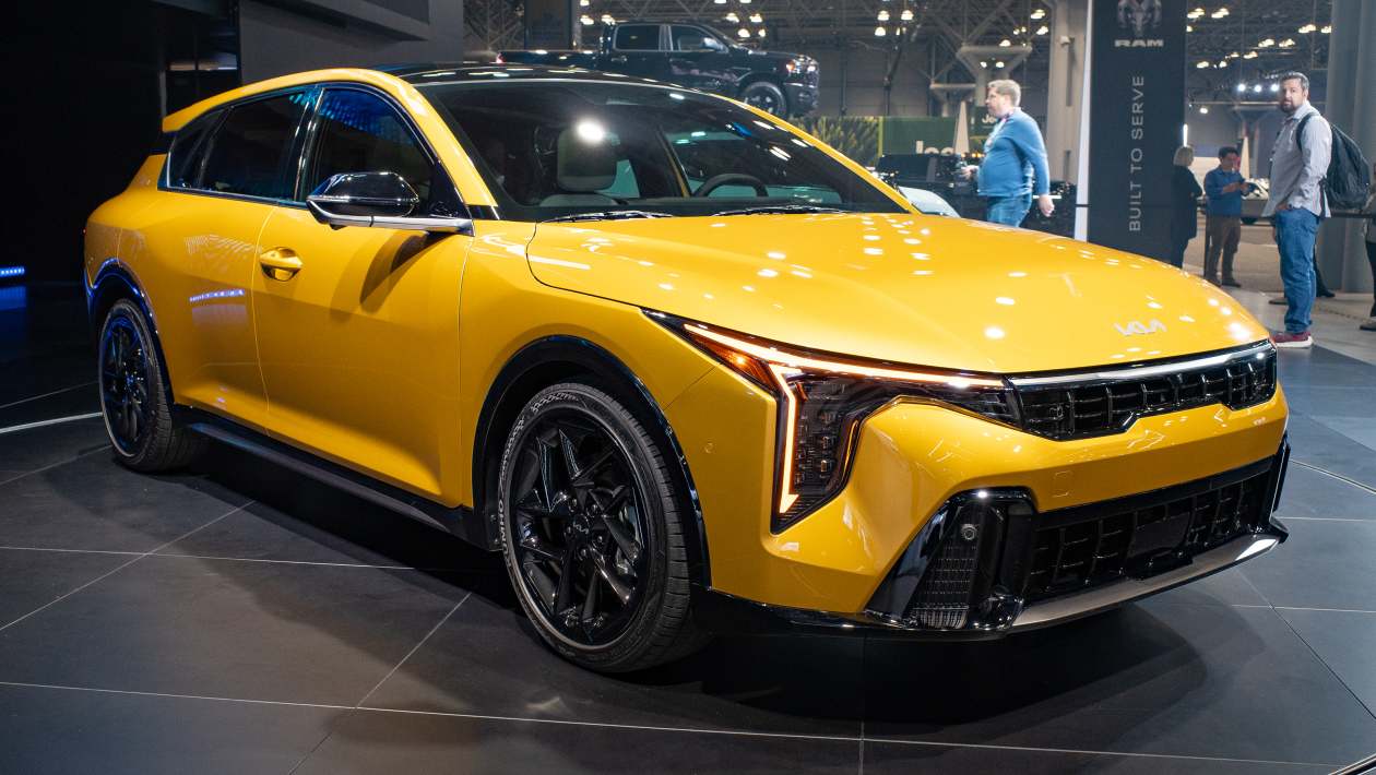 New Kia K4 hatchback revealed - pictures | Auto Express