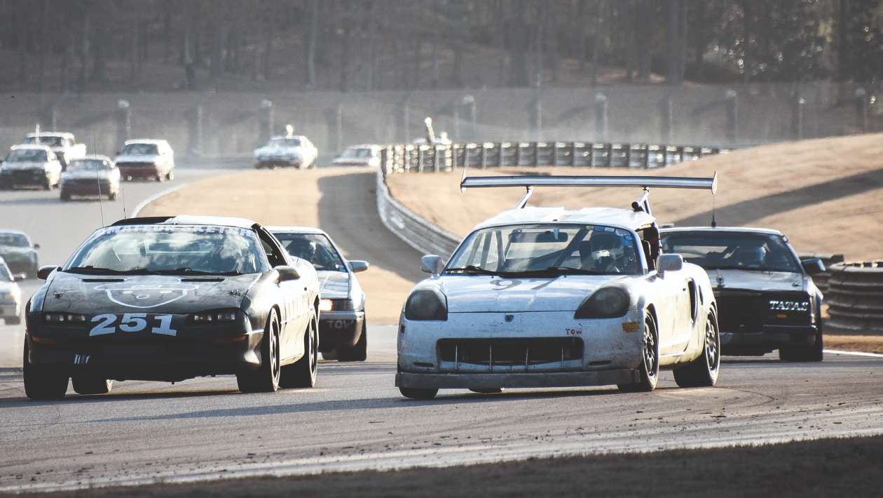 24 Hours of Lemons – we dive into the endurance race for $500 scrappers ...