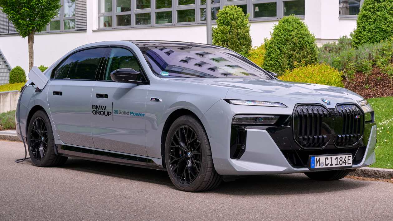 Solid-state batteries are almost here! BMW tests tech in i7 prototype ...