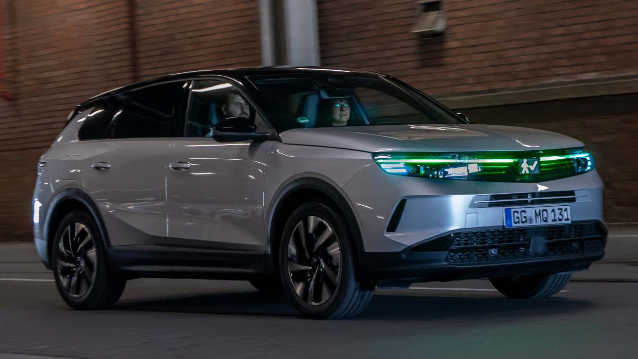 Self driving Vauxhall Grandland prototype has a built-in pelican ...