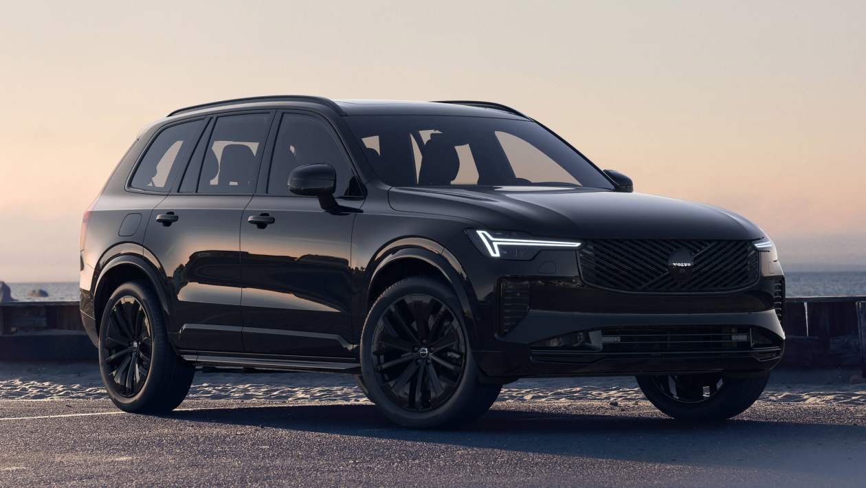 New Volvo XC90 Black Edition 2025 - pictures | Auto Express