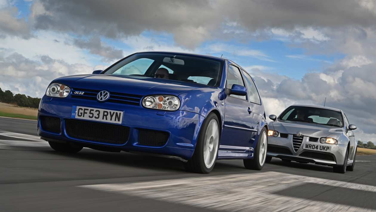 Volkswagen Golf R32 vs Alfa Romeo 147 GTA twin-test - pictures | Auto ...