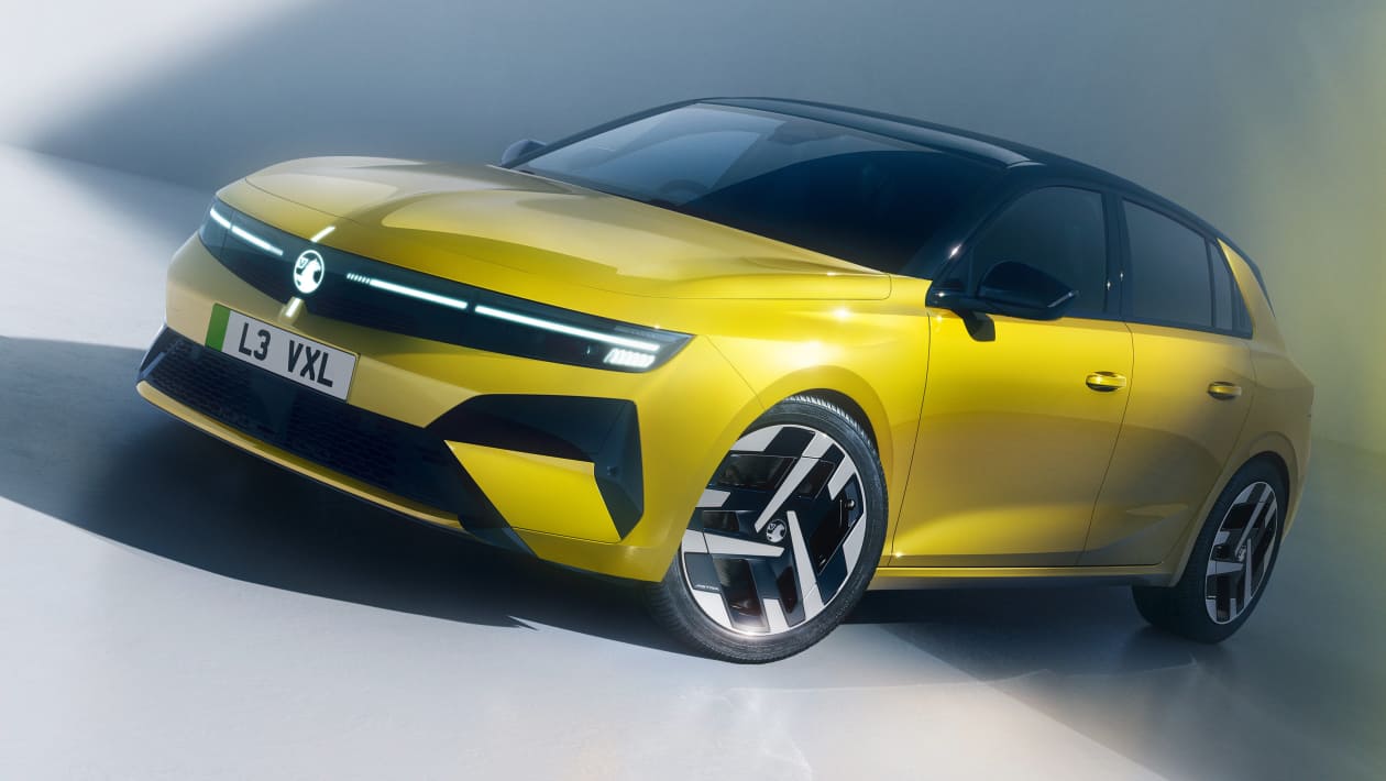 New 2026 Vauxhall Astra facelift: EV, PHEV and HEV all get the same sub ...