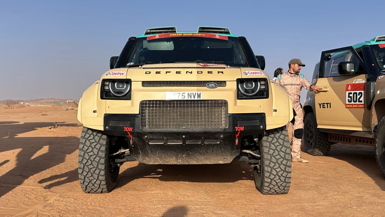 Land Rover Defender D7X-R makes its Dakar Rally debut | evo