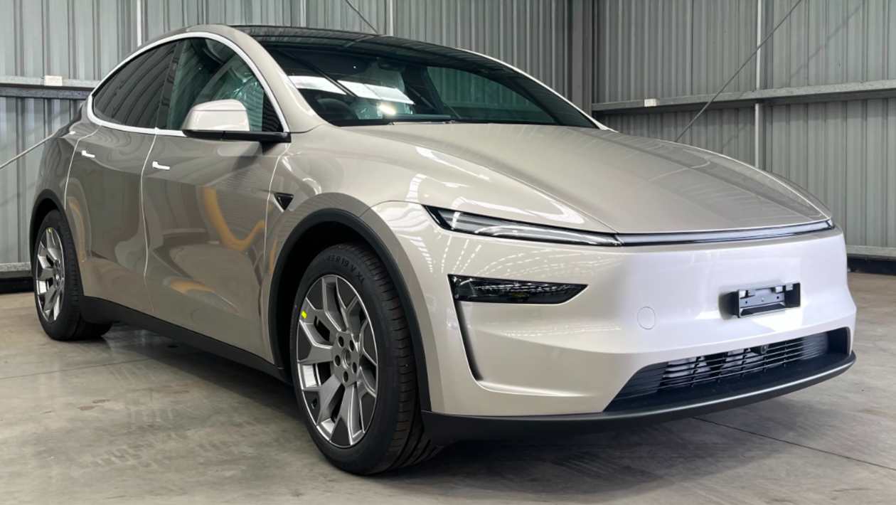 New Tesla Model Y L six-seater leaks and teasers - pictures | Auto Express