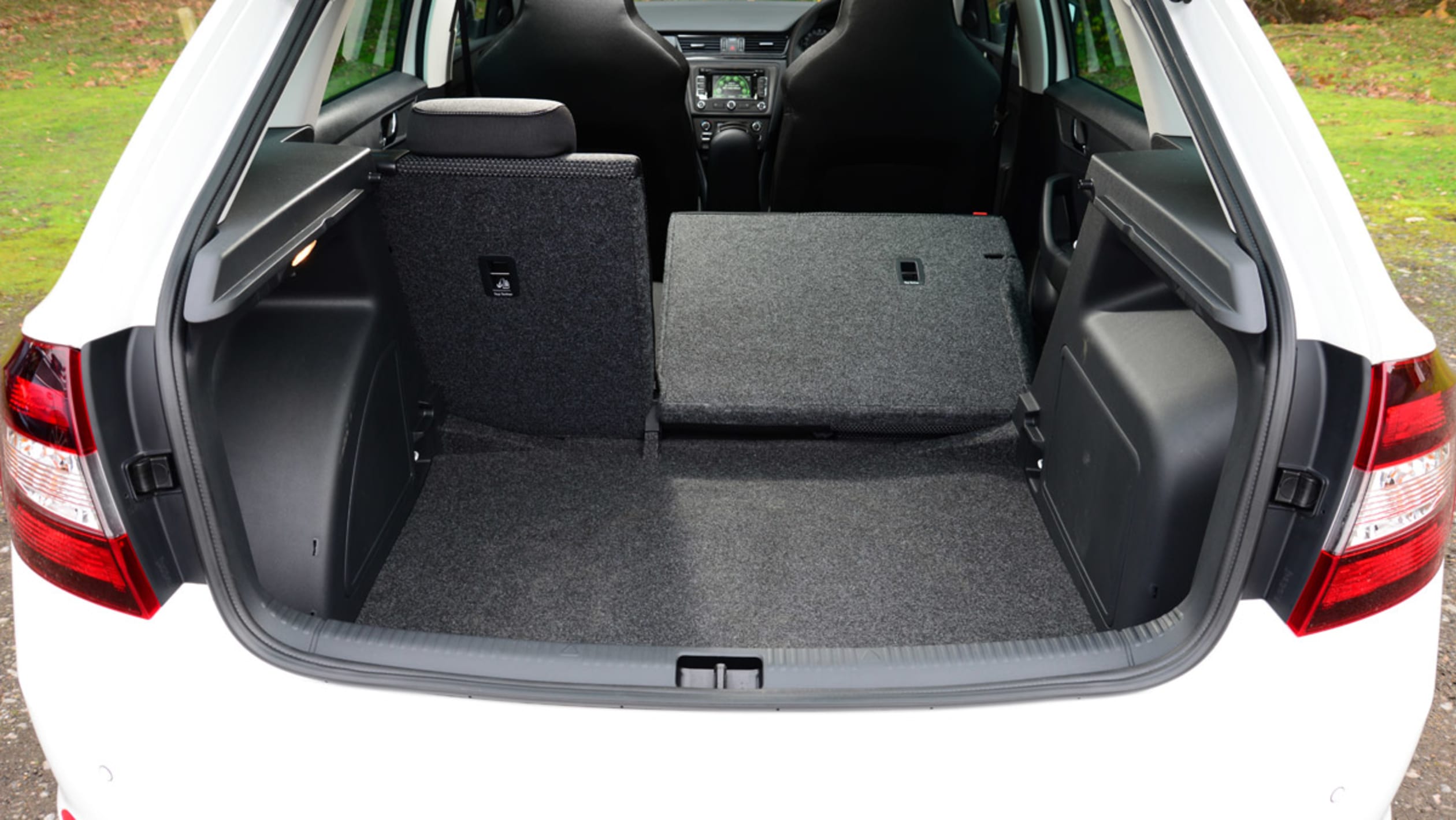 Skoda Rapid Spaceback review pictures | Auto Express