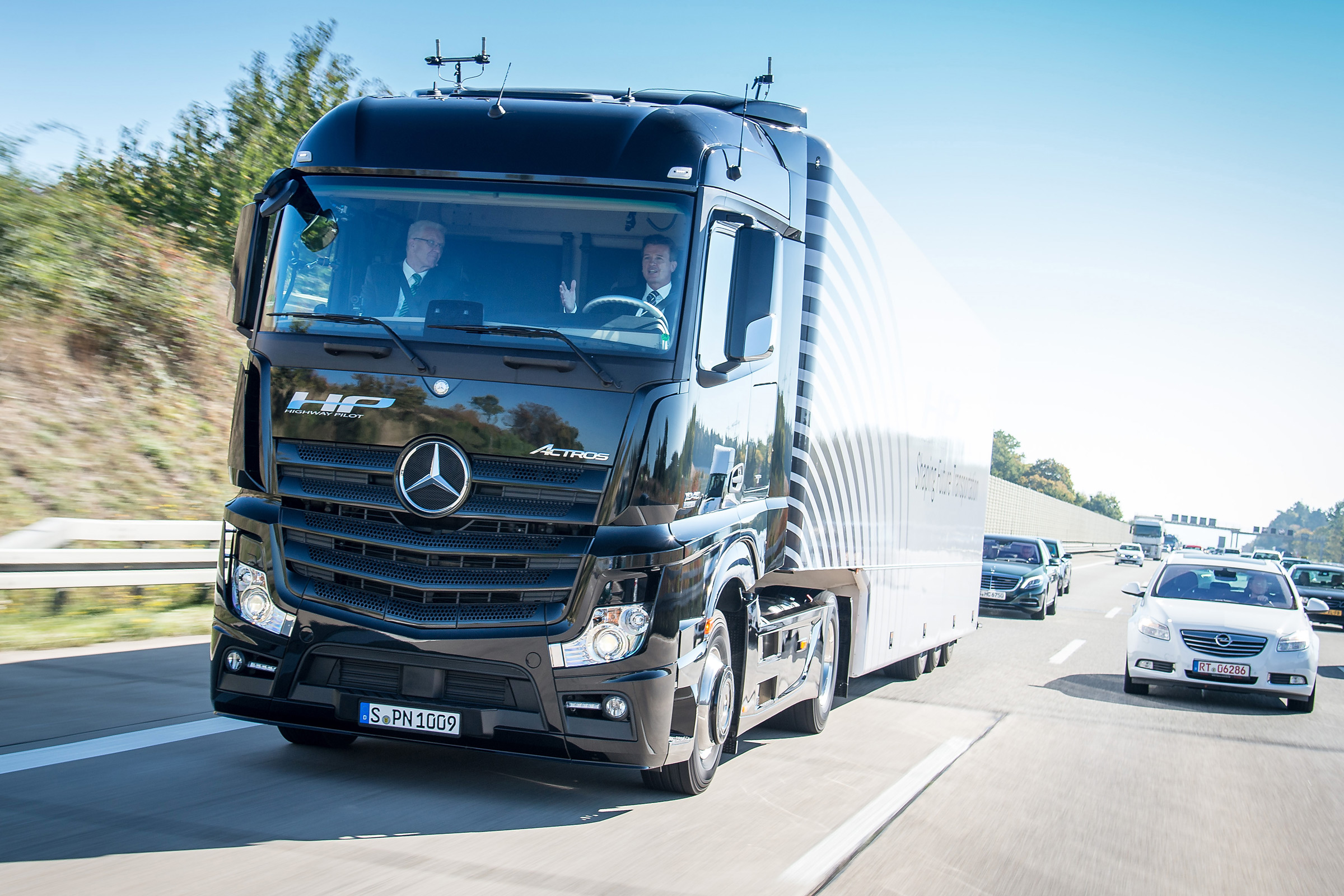 Driverless trucks to be tested on UK roads | Auto Express