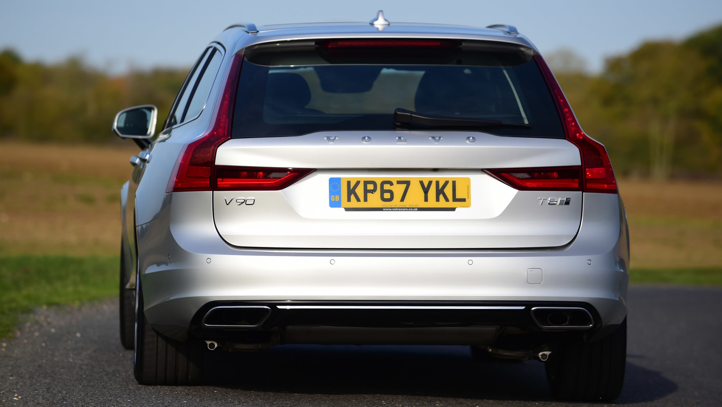 New Volvo V90 T8 plug-in hybrid 2017 review - pictures | Auto Express