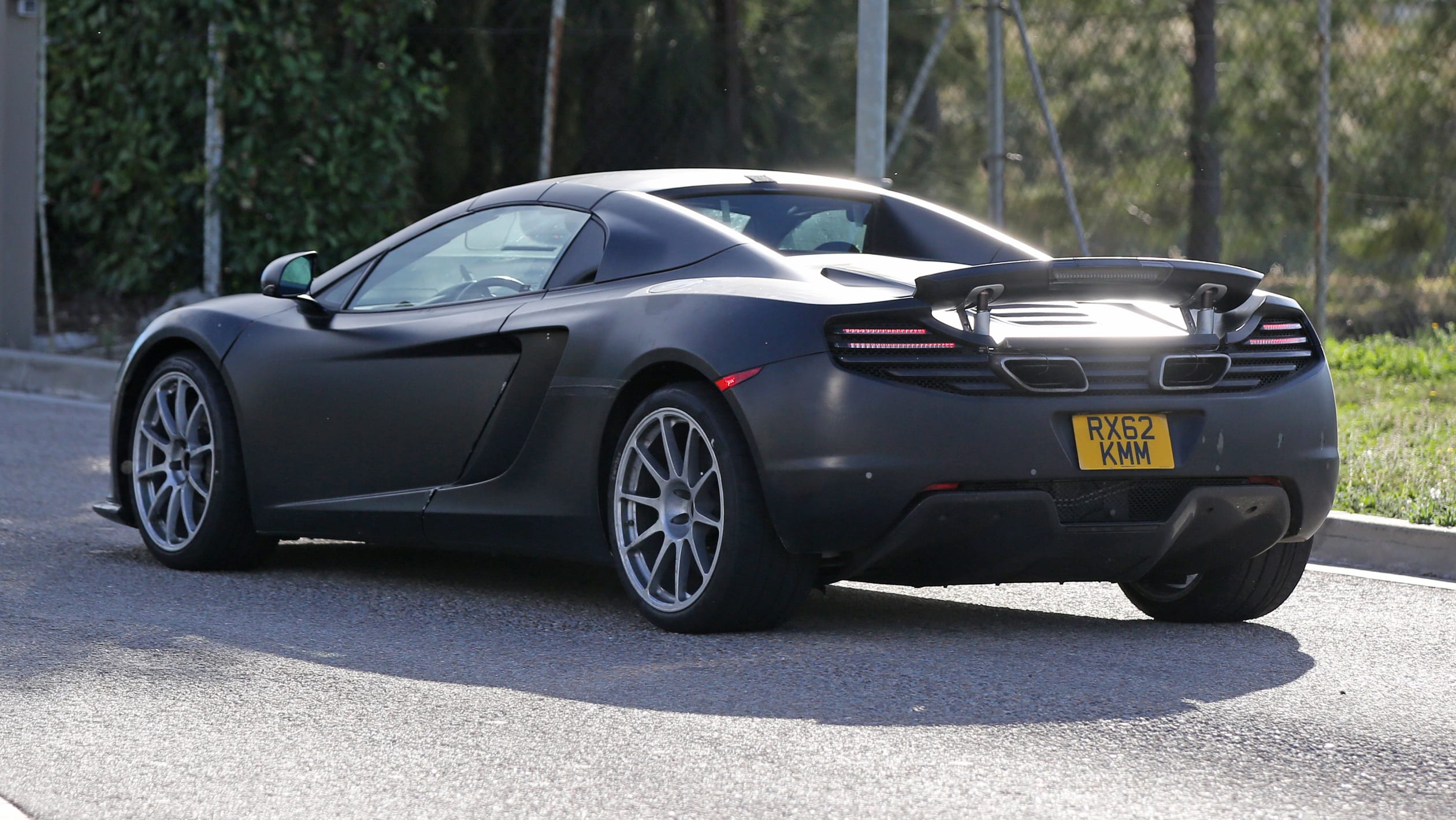 McLaren 675 LT Spider spotted - Pictures | Auto Express
