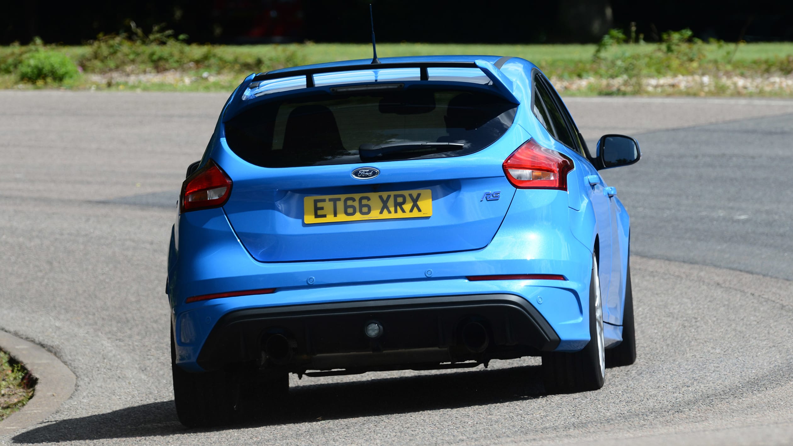 Honda Civic Type R vs Ford Focus RS - pictures | Auto Express