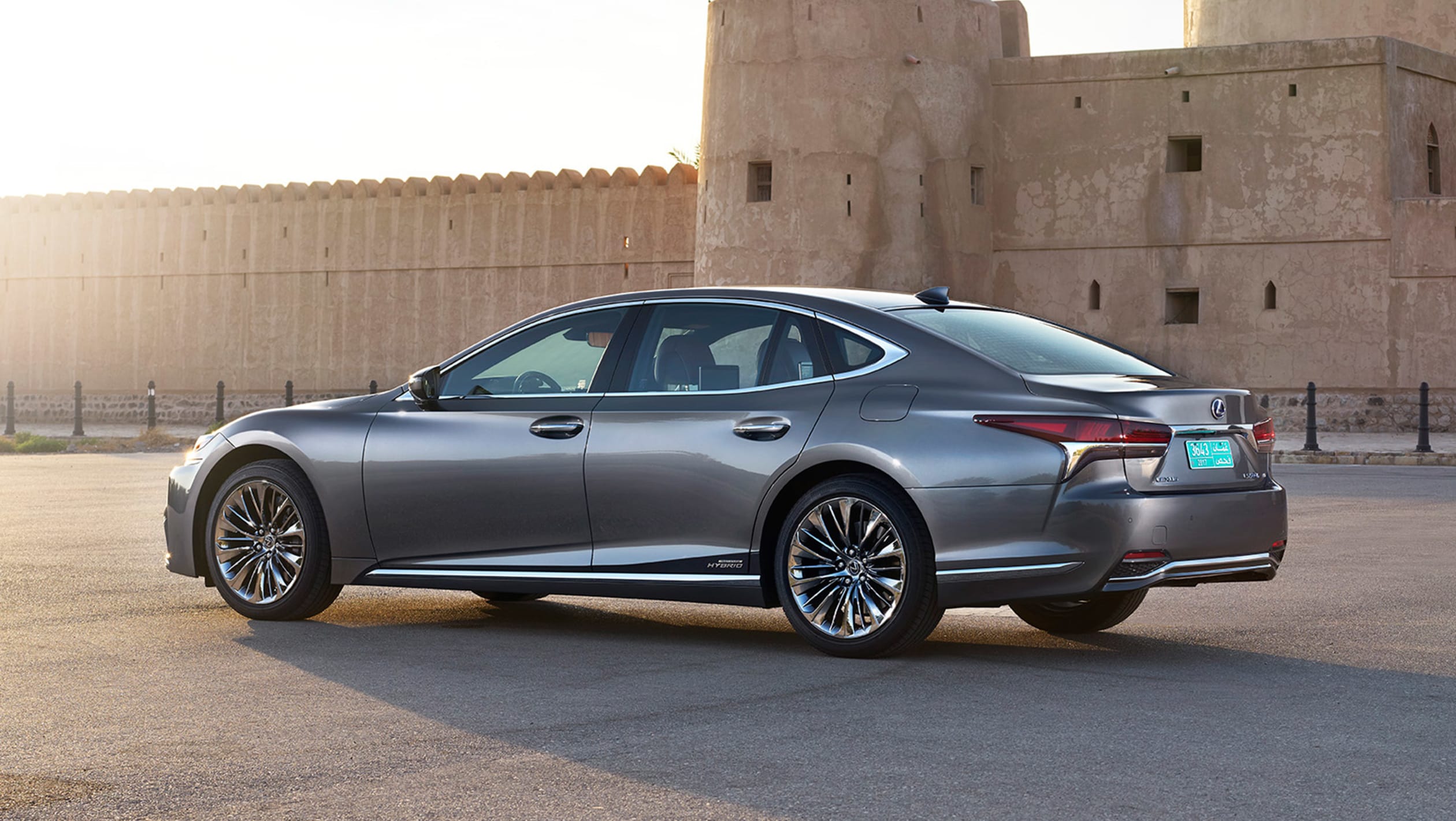 New Lexus LS 500h 2018 review - pictures | Auto Express