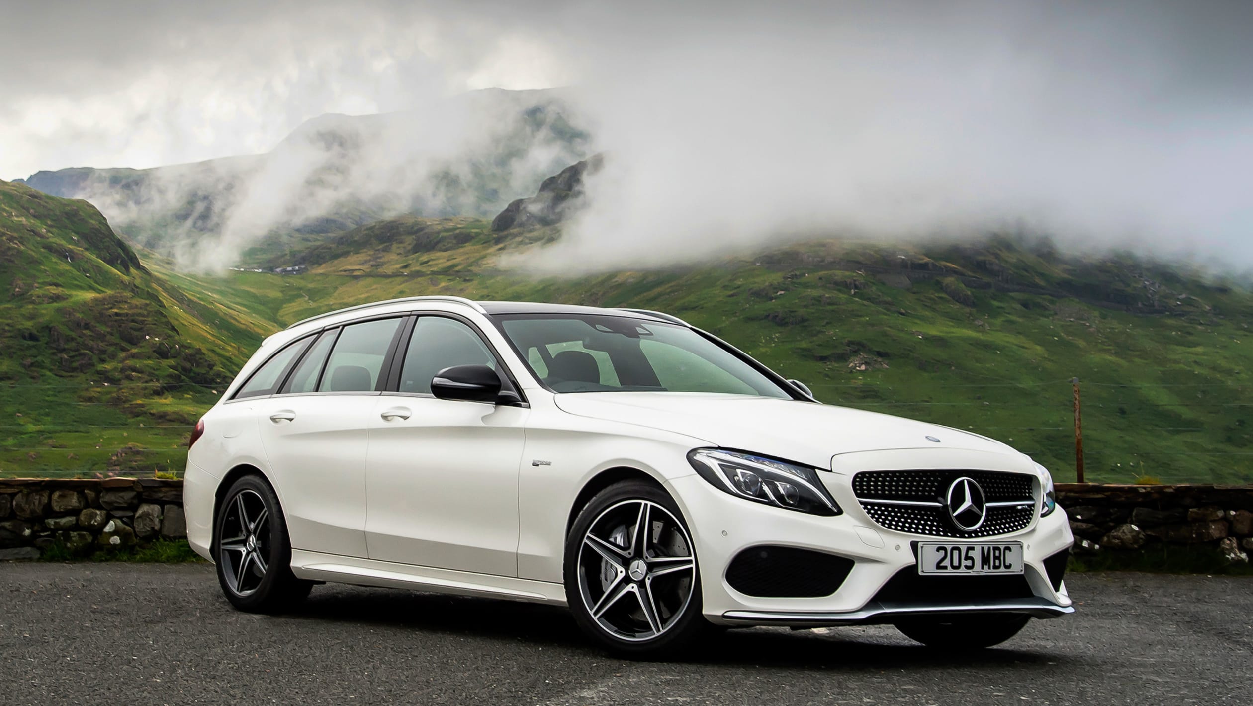 New Mercedes-AMG C 43 Estate 2016 review - pictures | Auto Express