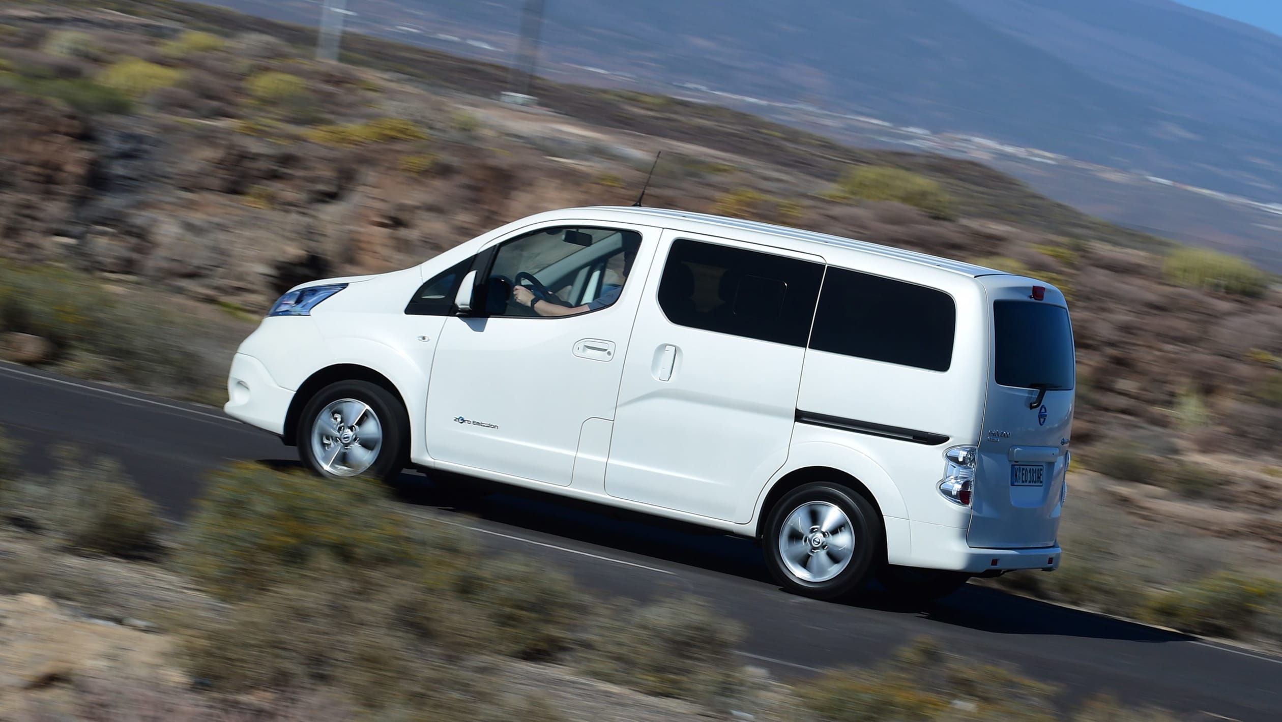 New Nissan e-NV200 Combi 2018 review - pictures | Auto Express