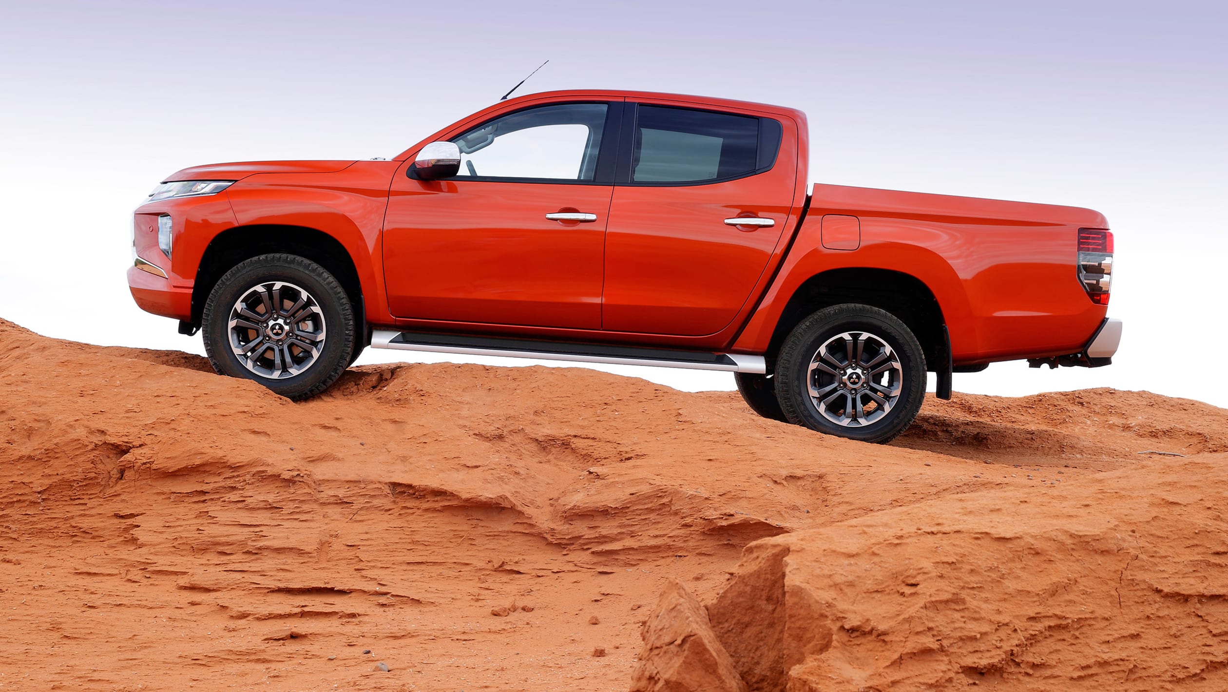 New Mitsubishi L200 2019 review - pictures | Auto Express