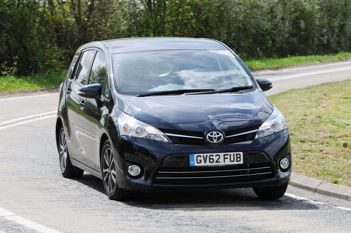 Toyota Verso 2.0 D-4D Icon | Auto Express