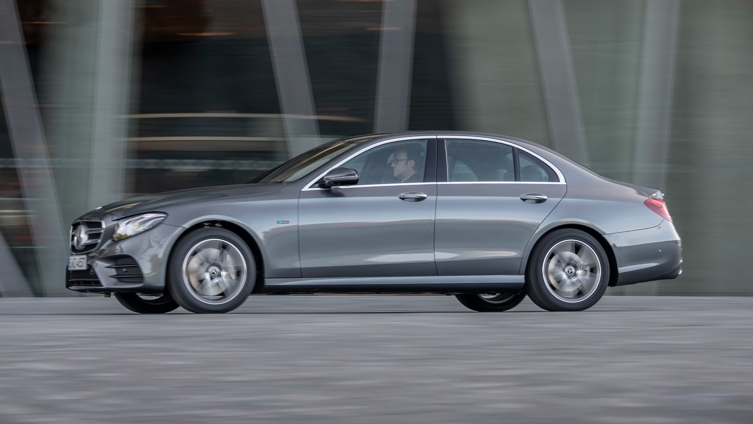 New Mercedes E 300 e 2018 review - pictures | Auto Express