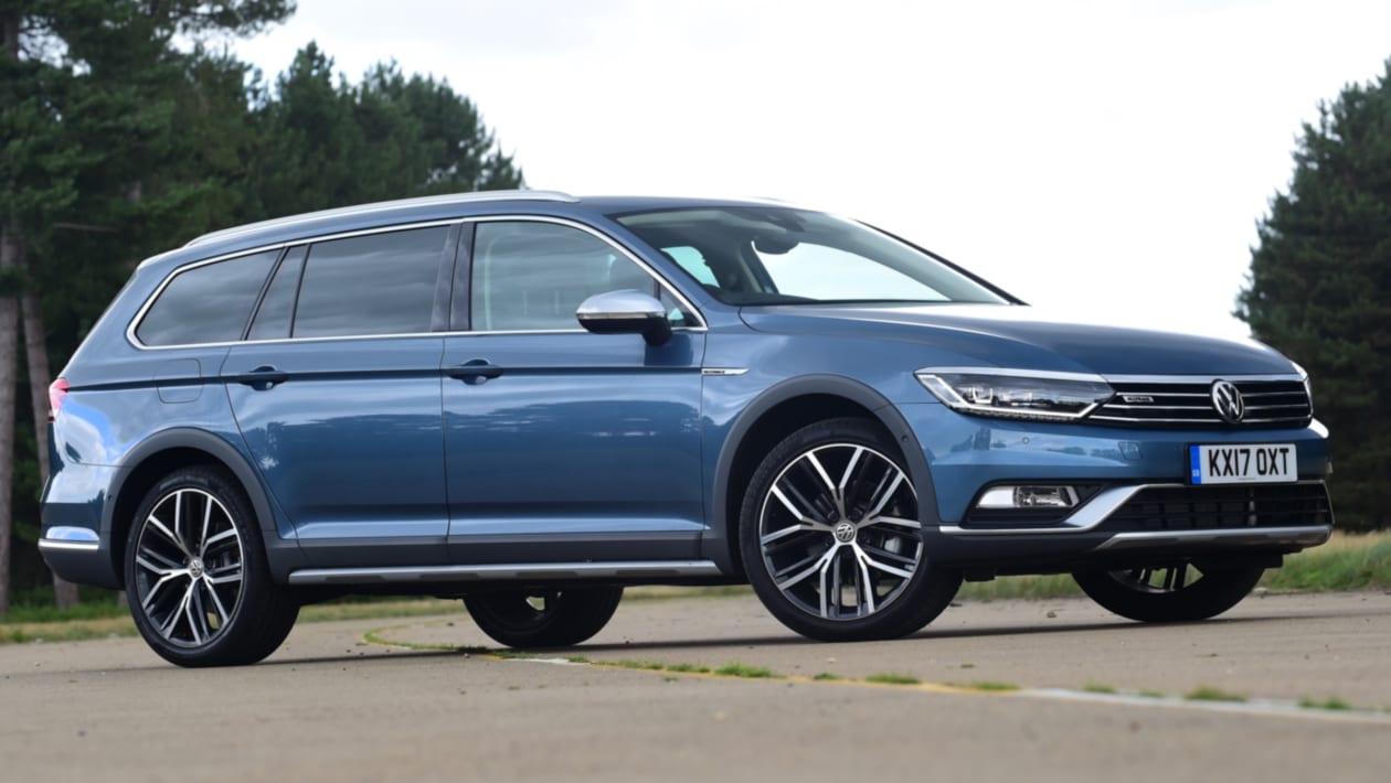 Volvo V90 Cross Country vs Volkswagen Passat Alltrack - pictures | Auto ...