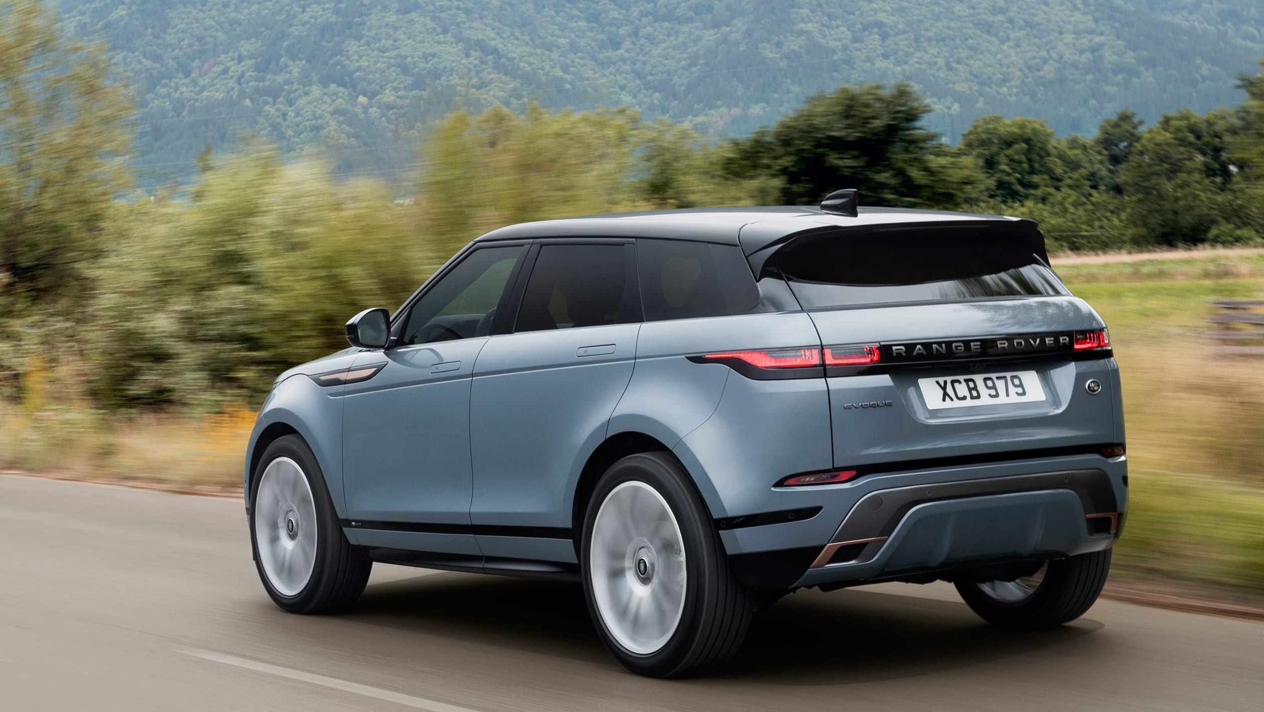 New 2019 Range Rover Evoque SUV launched - pictures | Auto Express