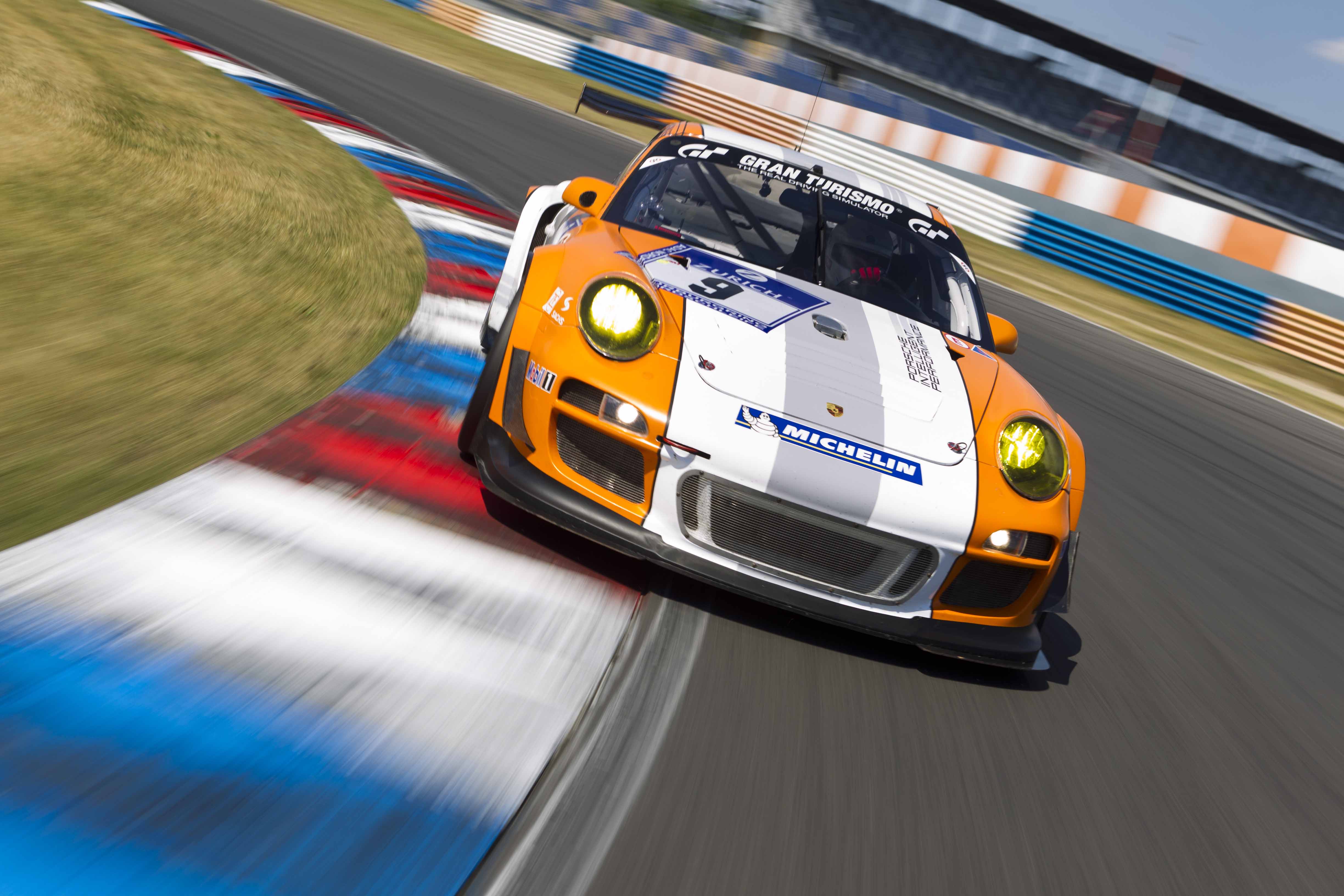 Porsche 911 GT3 R Hybrid | Auto Express