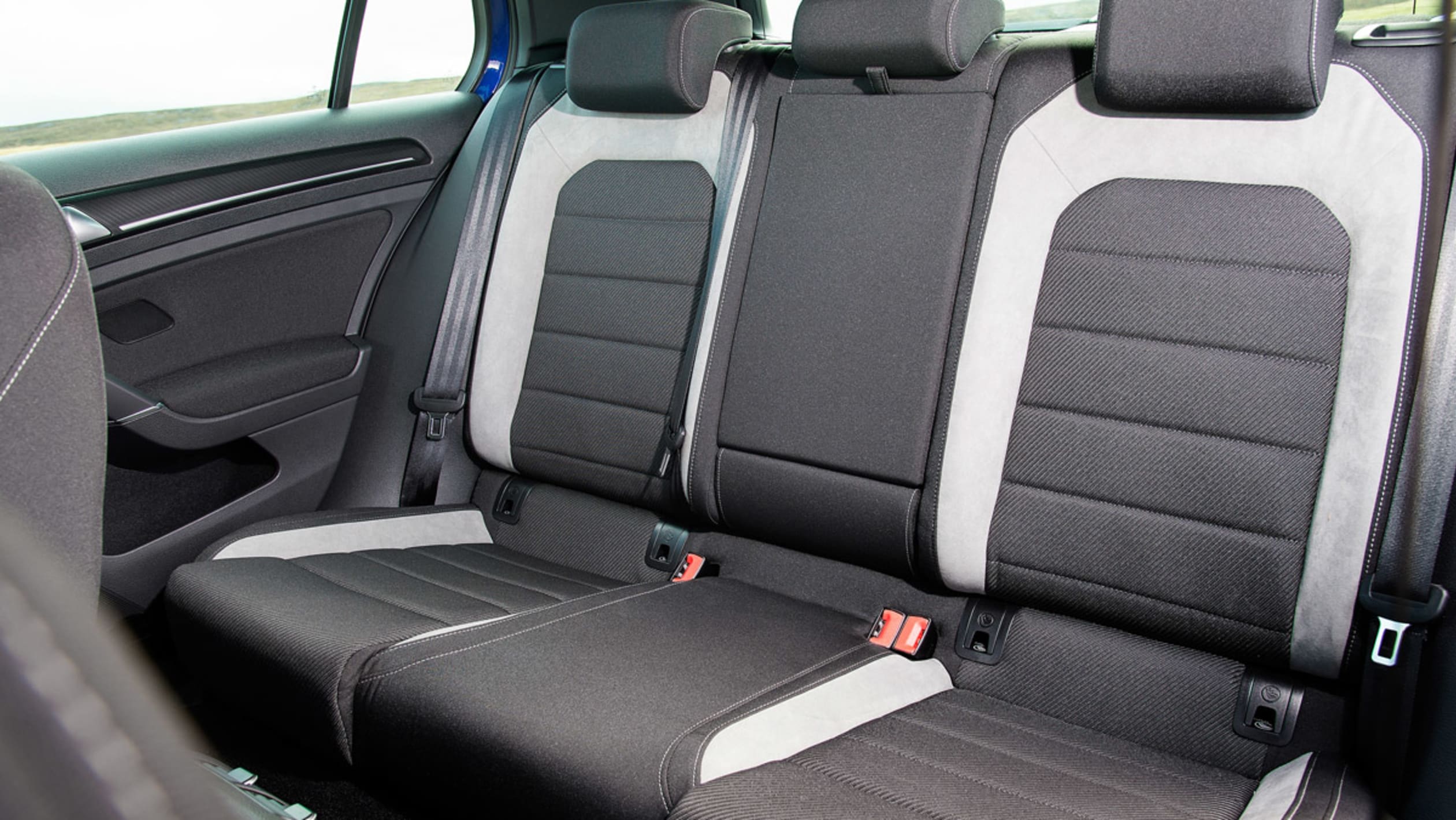 Volkswagen Golf R 2014 - pictures | Auto Express