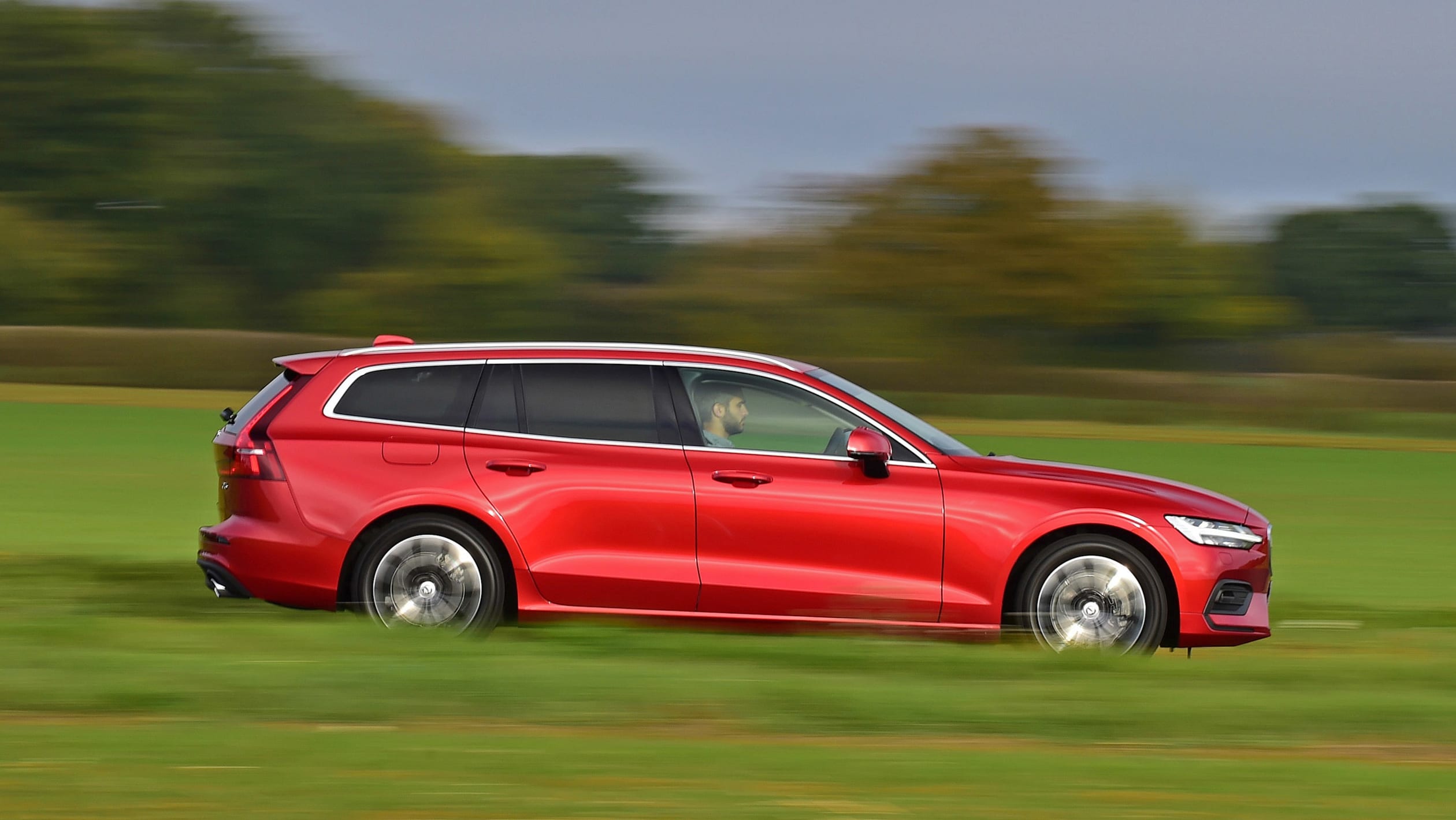 New Volvo V60 D3 2018 review - pictures | Auto Express