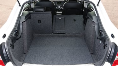 Skoda Superb hatchback 2013 review pictures | Auto Express