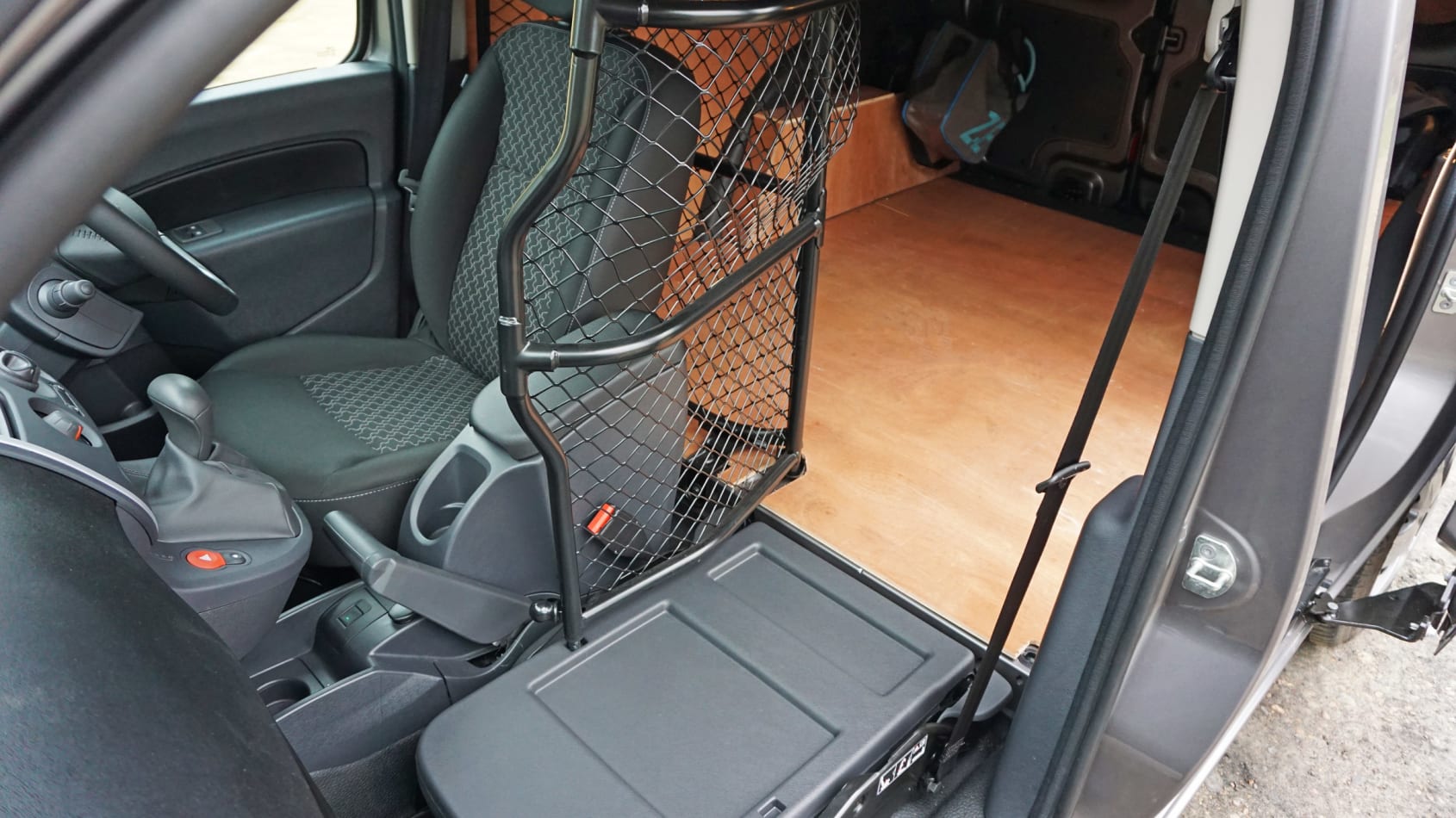 Renault Kangoo van review | Auto Express