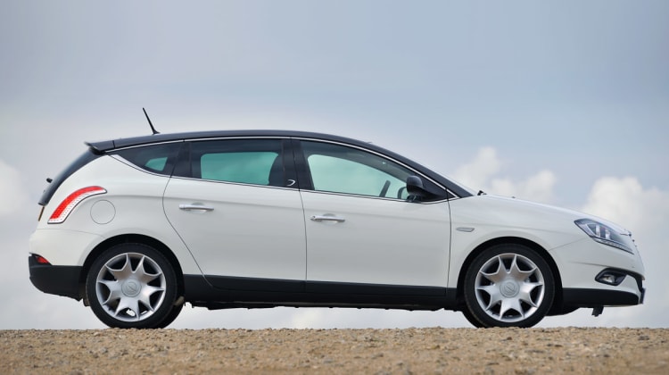 Chrysler Delta - Pictures | Auto Express