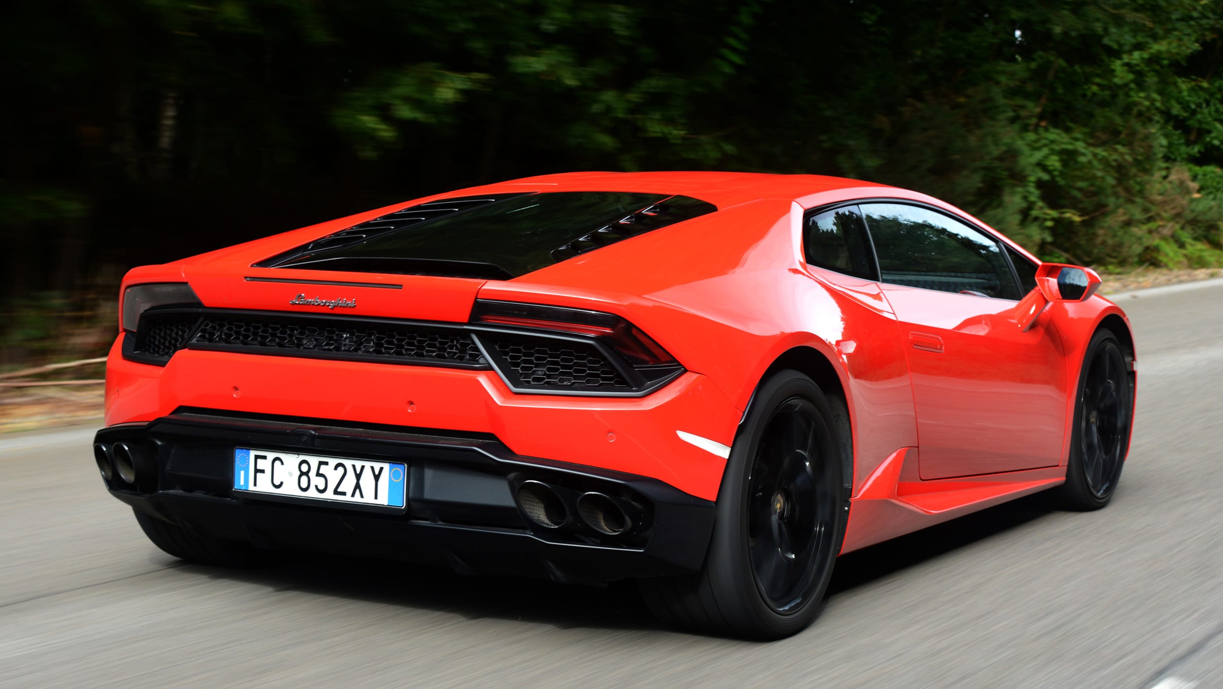 Lamborghini Huracan LP580-2 Uk review - pictures | Auto Express