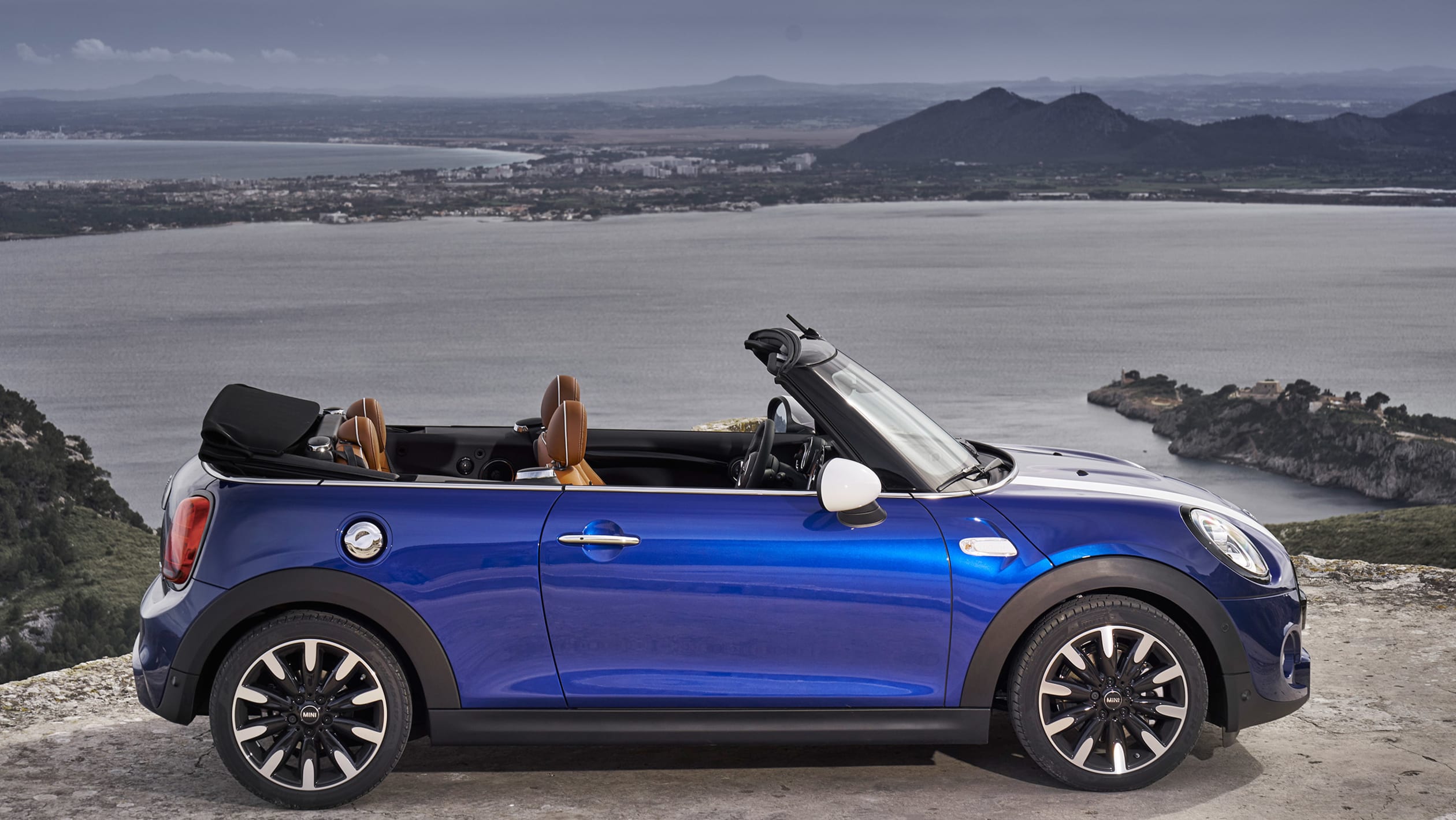 New MINI Convertible facelift 2018 review - pictures | Auto Express