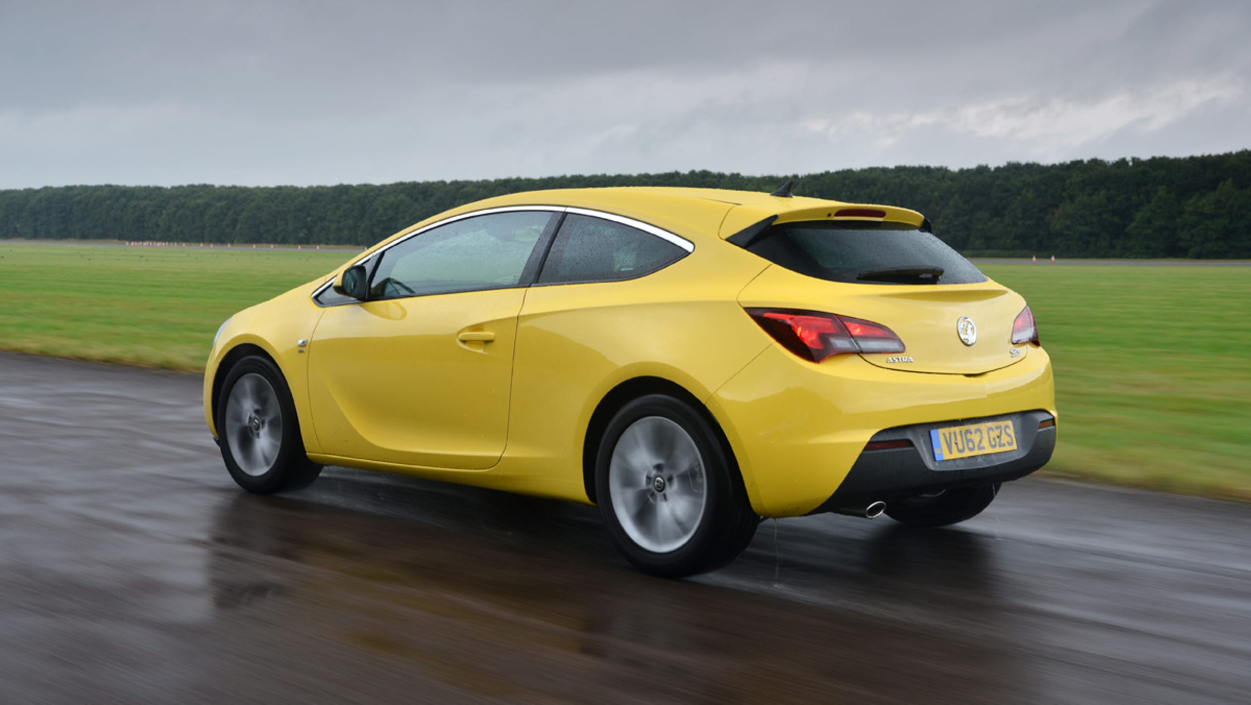 Vauxhall Astra GTC 1.6T SRi | Auto Express