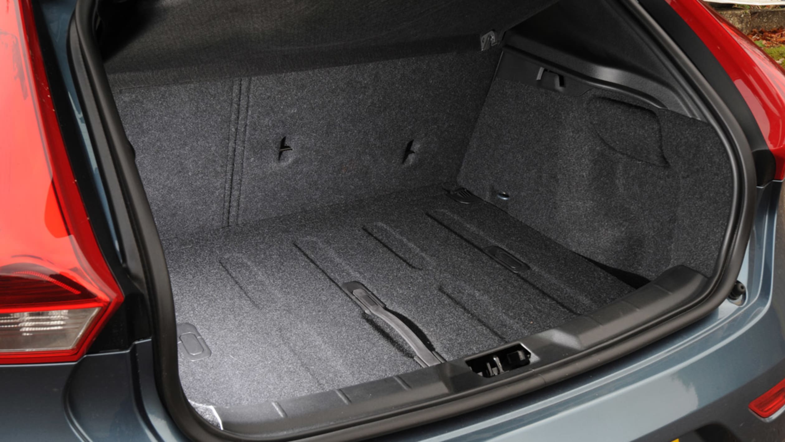 Volvo V40 D3 pictures | Auto Express