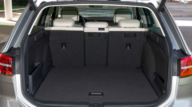 Volkswagen Passat Estate review - pictures | Auto Express
