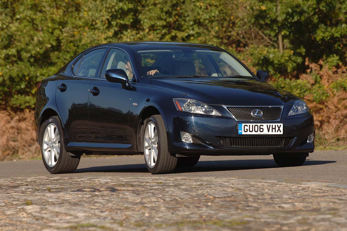 Lexus IS220d SE | Auto Express