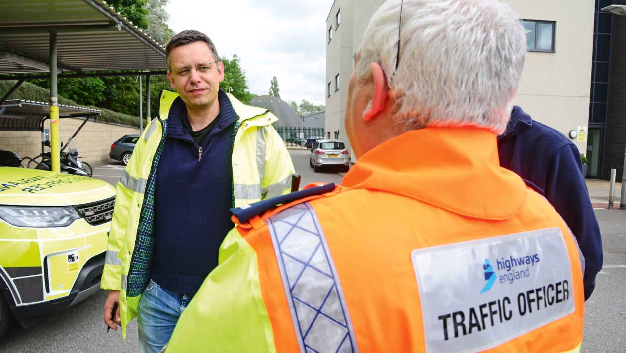 What do Highways England Traffic Officers do all day? - pictures | Auto ...