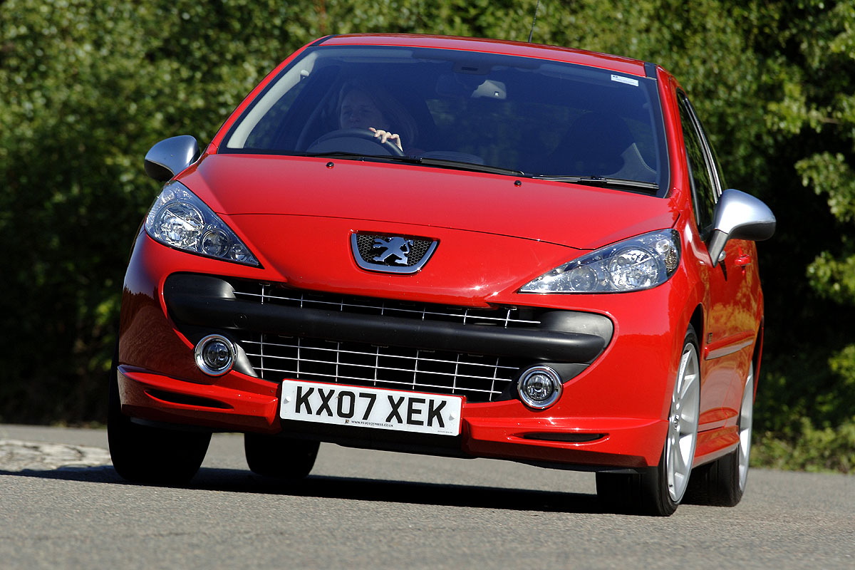 Peugeot 207 GTi (2007) review | Auto Express