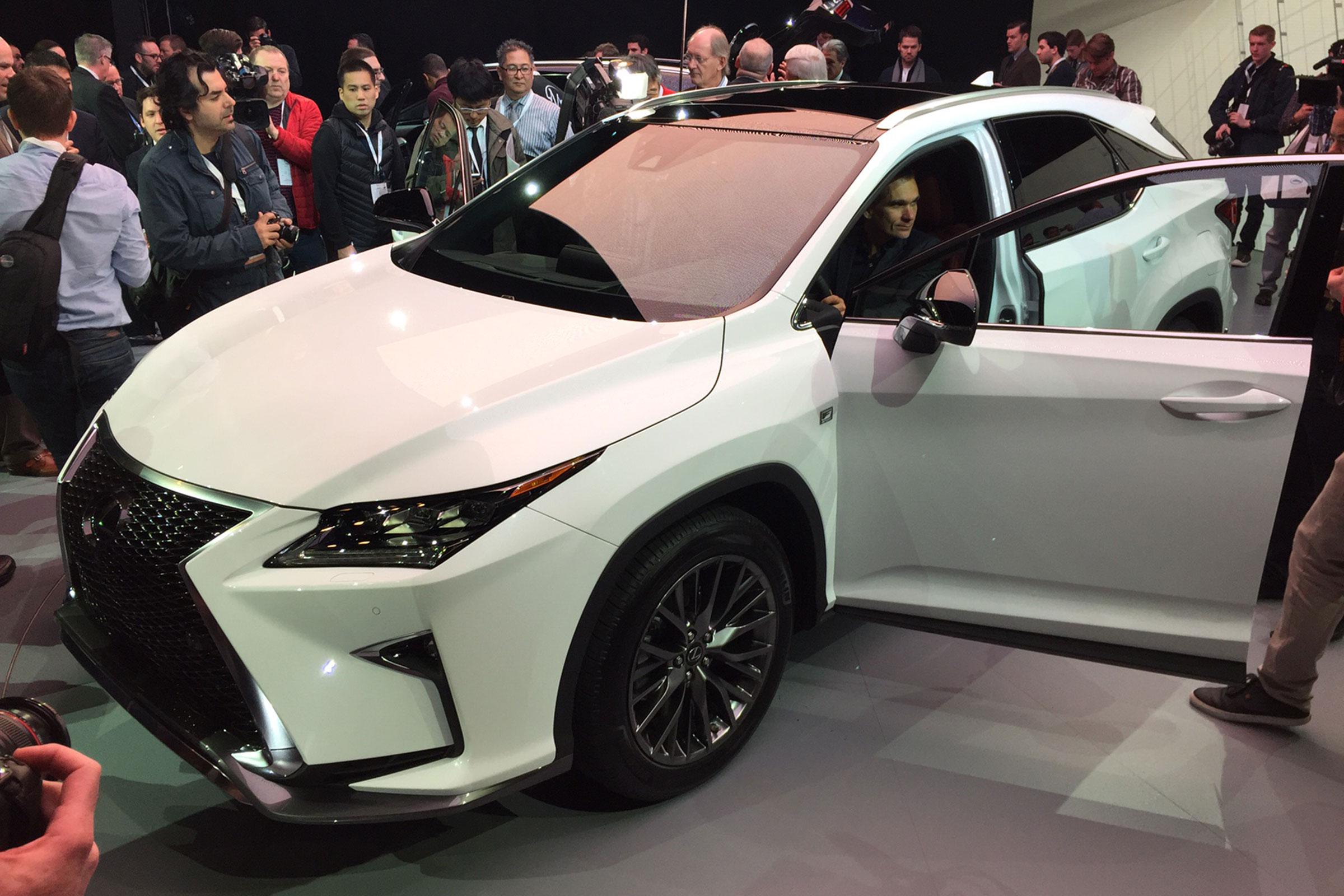 Lexus RX 2016: UK prices and specs announced | Auto Express